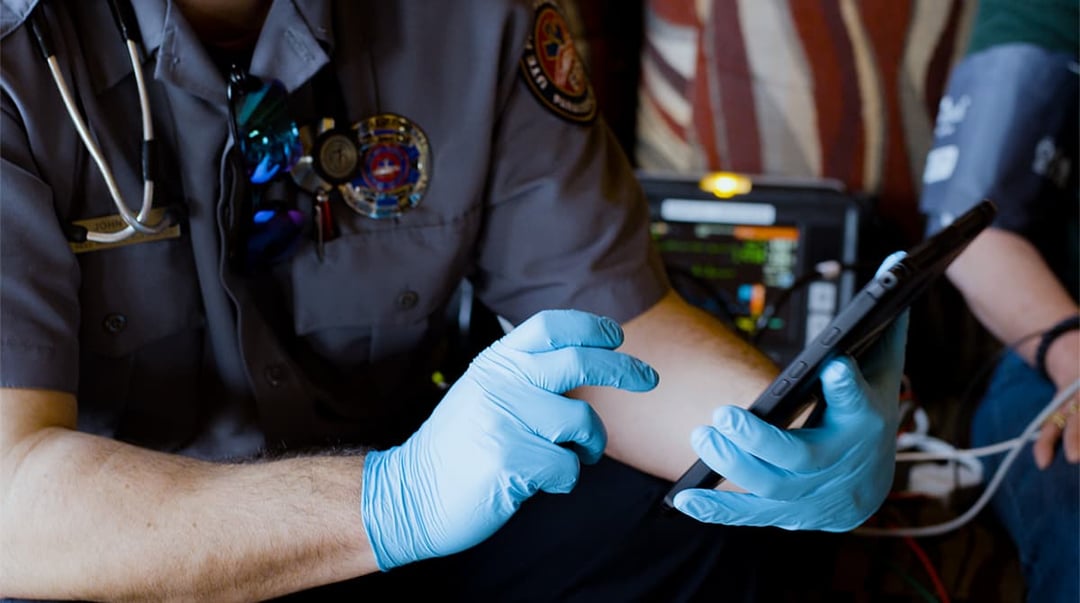3 Ways Your Smartphone Can Improve EMS to ED Communication